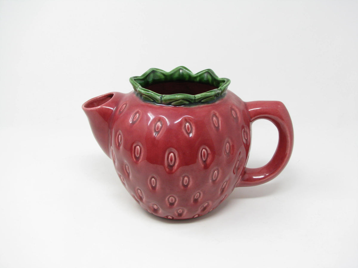 Vintage Cemar California Pottery Strawberry Pitcher 746 – edgebrookhouse