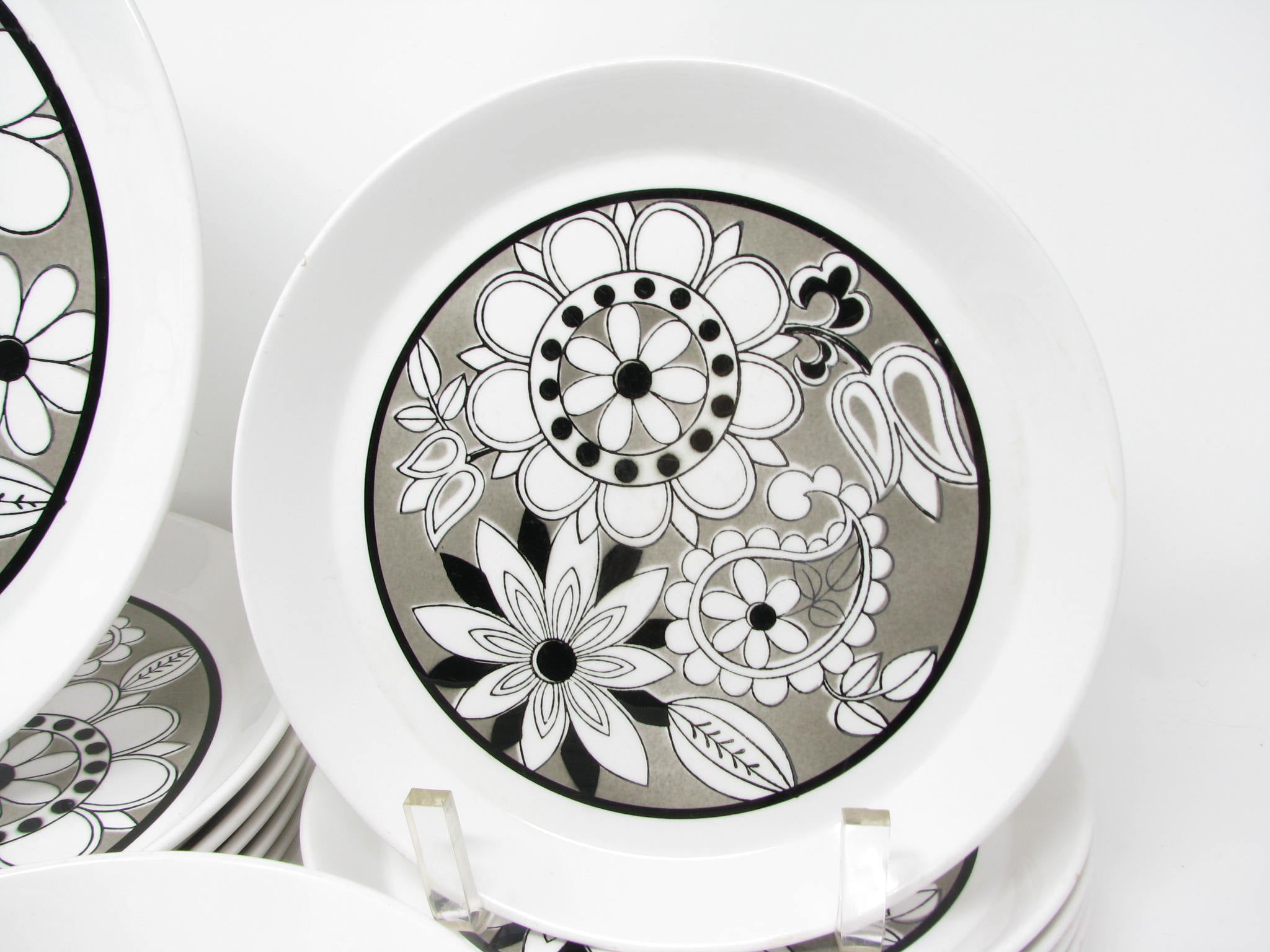 silhouette dinner set