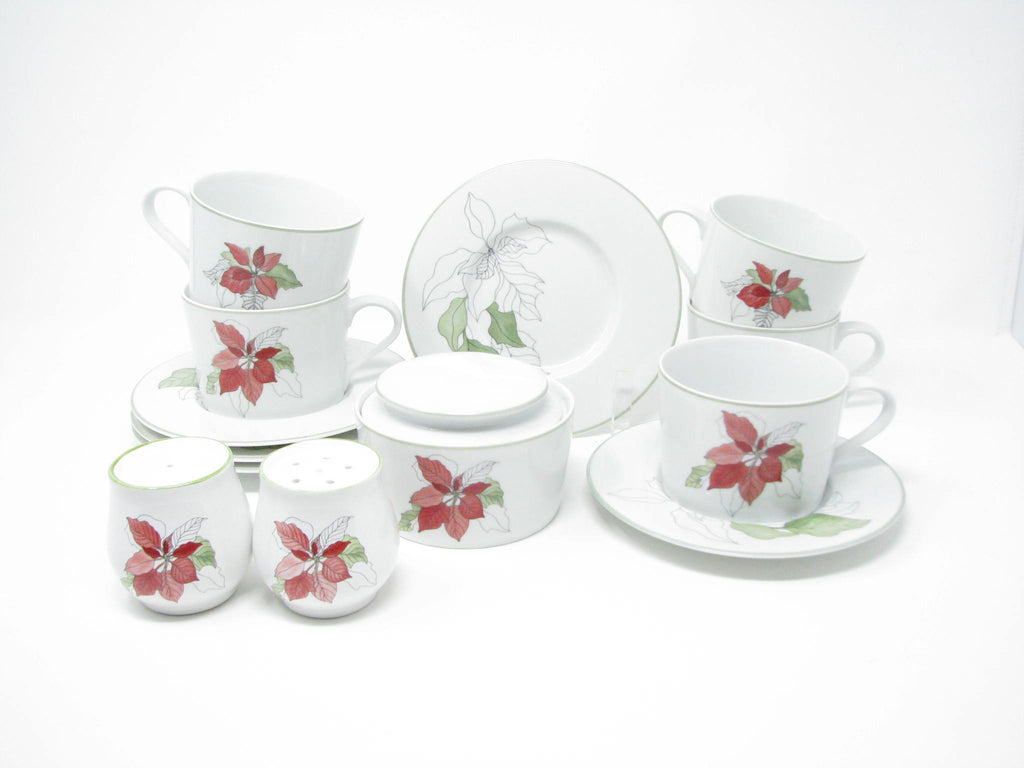 Vintage Block Poinsettia Dinnerware Set Designed by Mary Lou Goertzen ...
