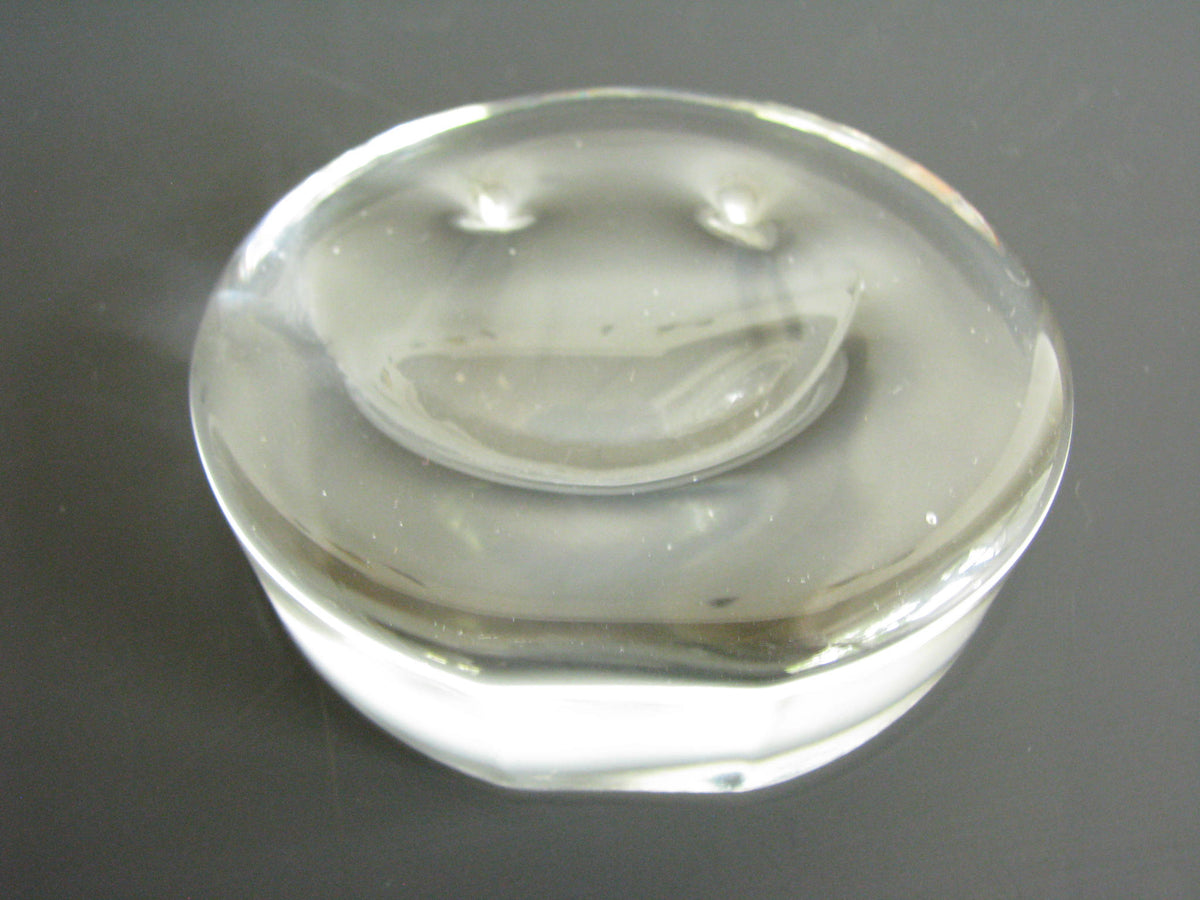 Vintage Clear Glass Smiley Face Paperweight – edgebrookhouse