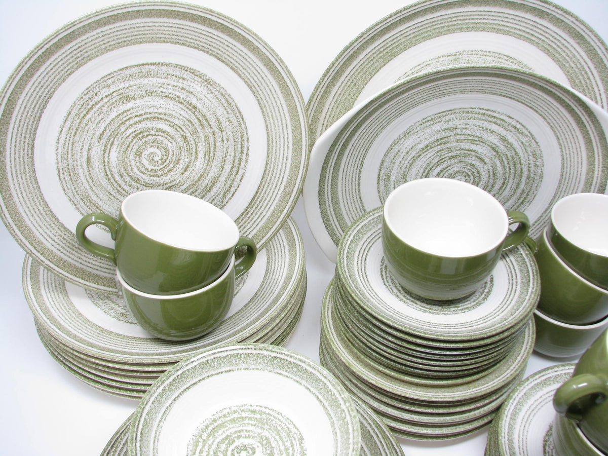 Vintage Max Schonfeld El Verde Dinnerware Set with Green Concentric Ci ...