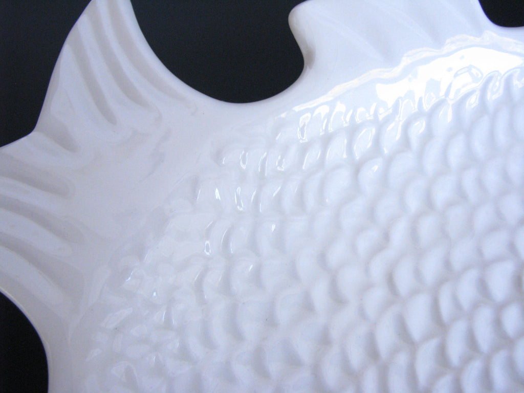 Mid 20th Century Handcrafted Ceramic White Fish Platter – edgebrookhouse